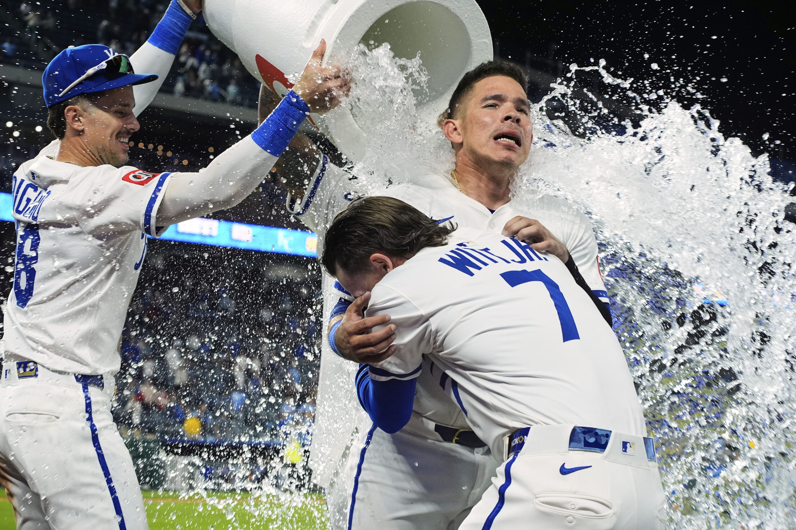 Witt has RBI single in 9th to rally Royals to 4-3 win over White Sox ...